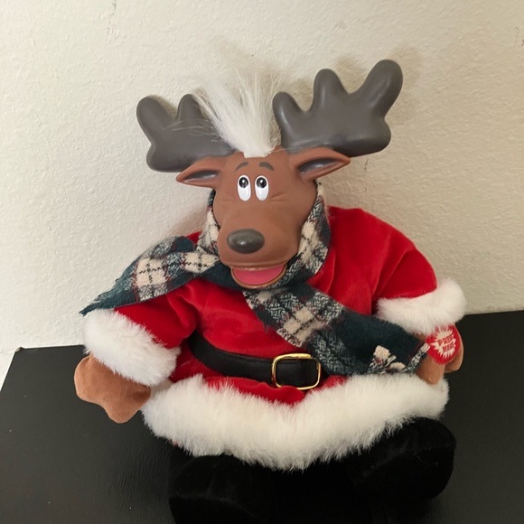 Holiday | Animated Christmas Singing Reindeer Grandma Got Run Over By A ...